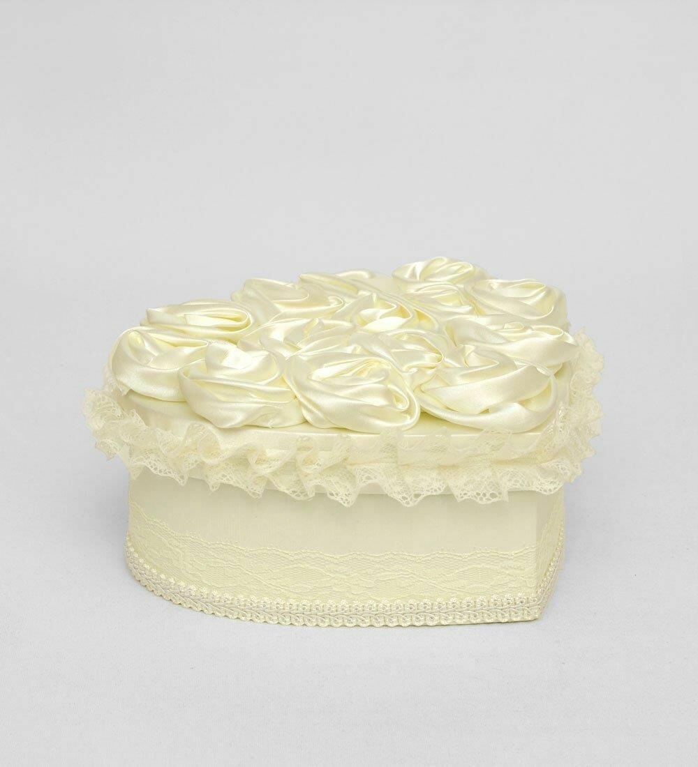 Коробка сердце "Белые розы" A1977933