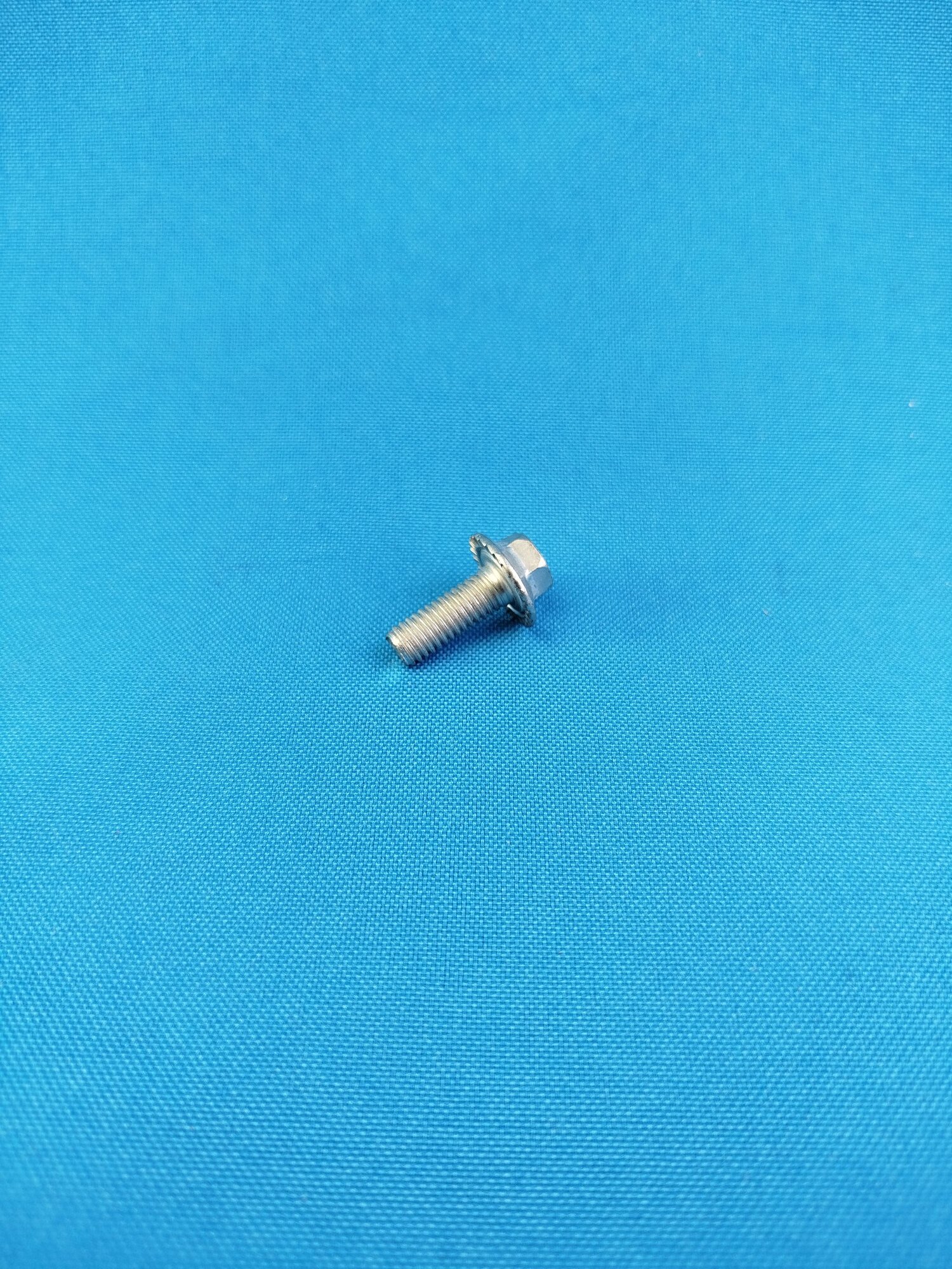 Болт "ВАЗ" М6*16 фар для автомобилей Калина, Приора, боковых дверей для а/м Приора (00001-0038364-21)