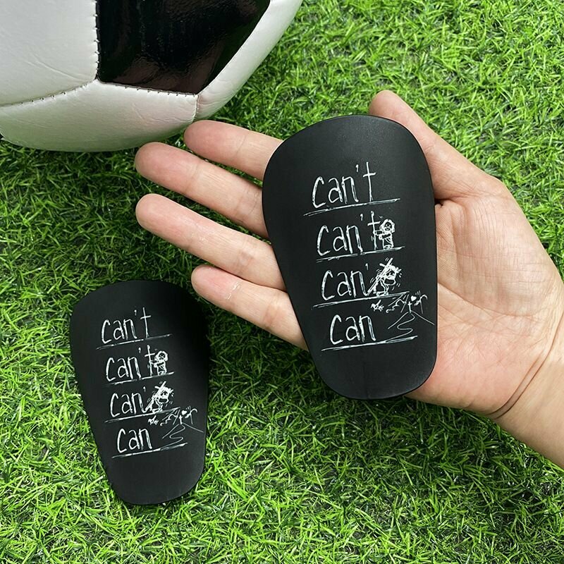 Мини щитки футбольные белые с принтом, маленькие, лёгкие