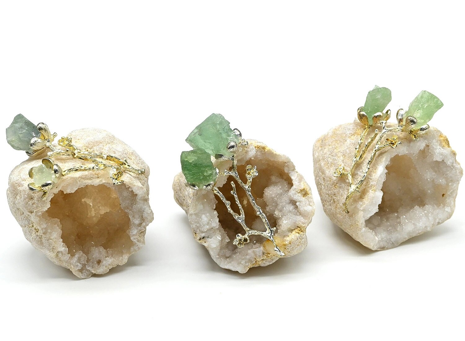 Минерал кальцита с образованием жеод 62*55*70мм. .