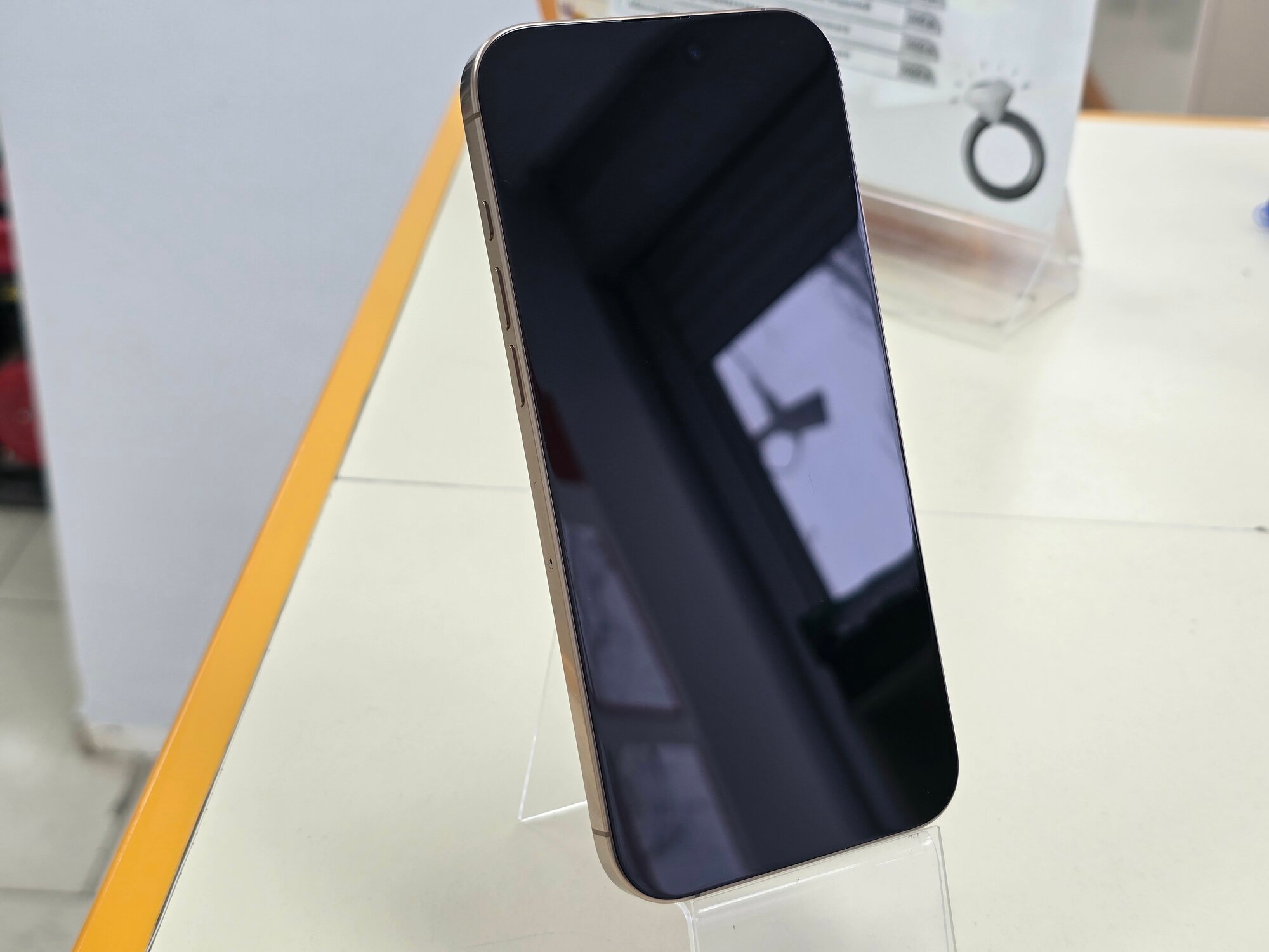 Смартфон Apple iPhone 16 Pro Max 256 ГБ, Dual: nano SIM + eSIM, Desert Titanium (пустынный титановый)