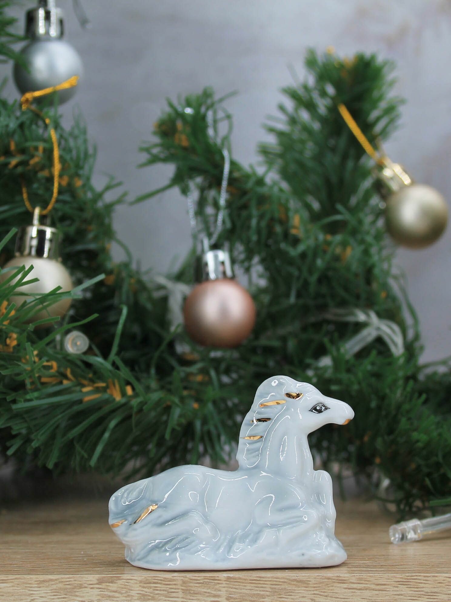 Статуэтка фарфоровая Лошадь , Символ года , цвет белый серый