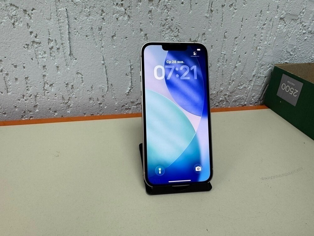Смартфон Apple iPhone 13 128gb Starlight Белый (nano SIM+eSIM), б/у, уценка