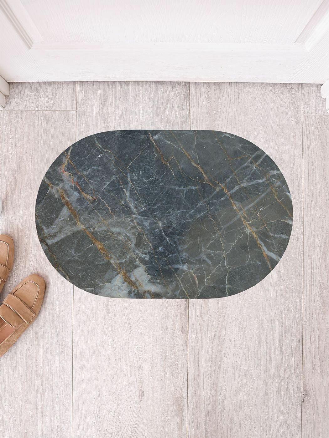 Коврик придверный грязезащитный в прихожую с принтом "Прожилки на граните" JoyArty овальный 58x38 см