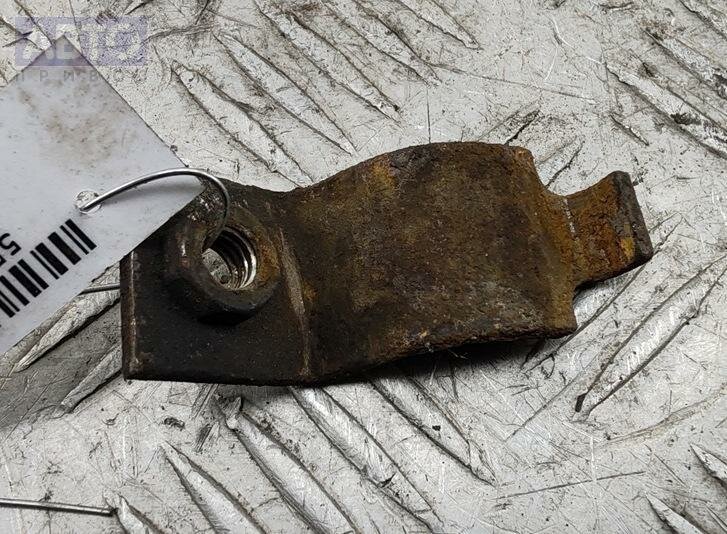 Крепление втулки стабилизатора переднего Volkswagen Golf-3