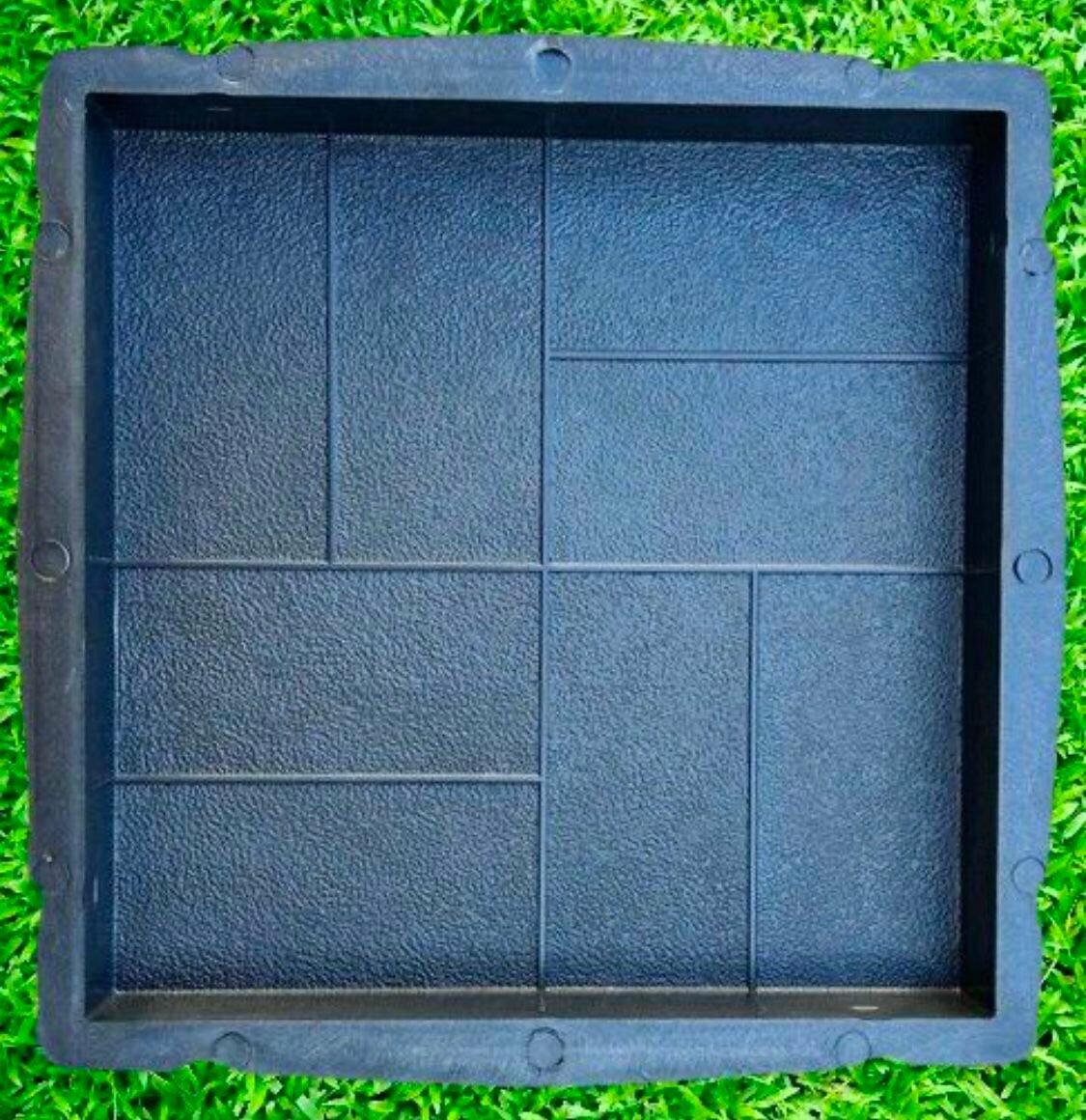 Форма для тротуарной плитки 8 кирпичей шагрень 40х40х5 см. 2 шт