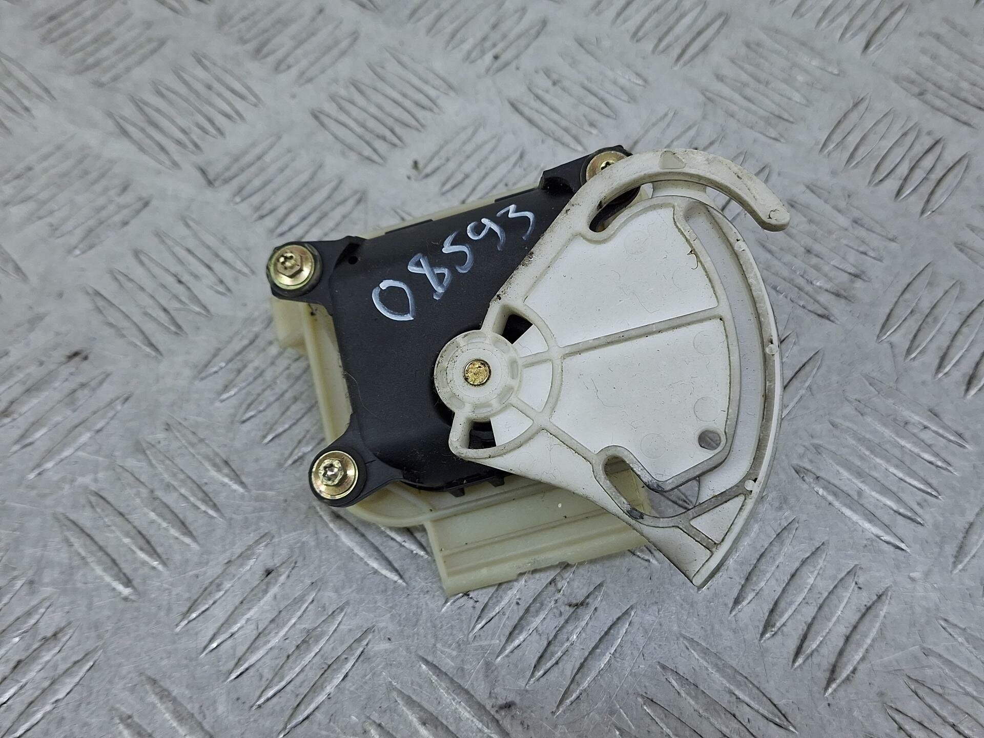 Моторчик заслонки печки Volkswagen Passat B5 1998