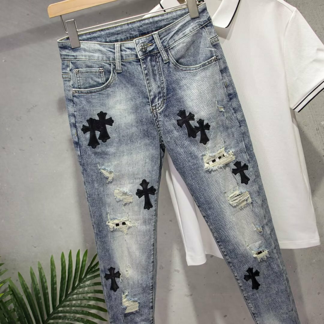 Джинсы зауженные