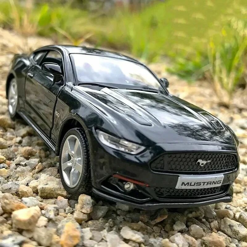 1:36 Ford Mustang GT Toy Car Model, Коллекционная модель машины для взрослых, Игрушечный автомобиль с звуковыми и световыми эффектами для детей