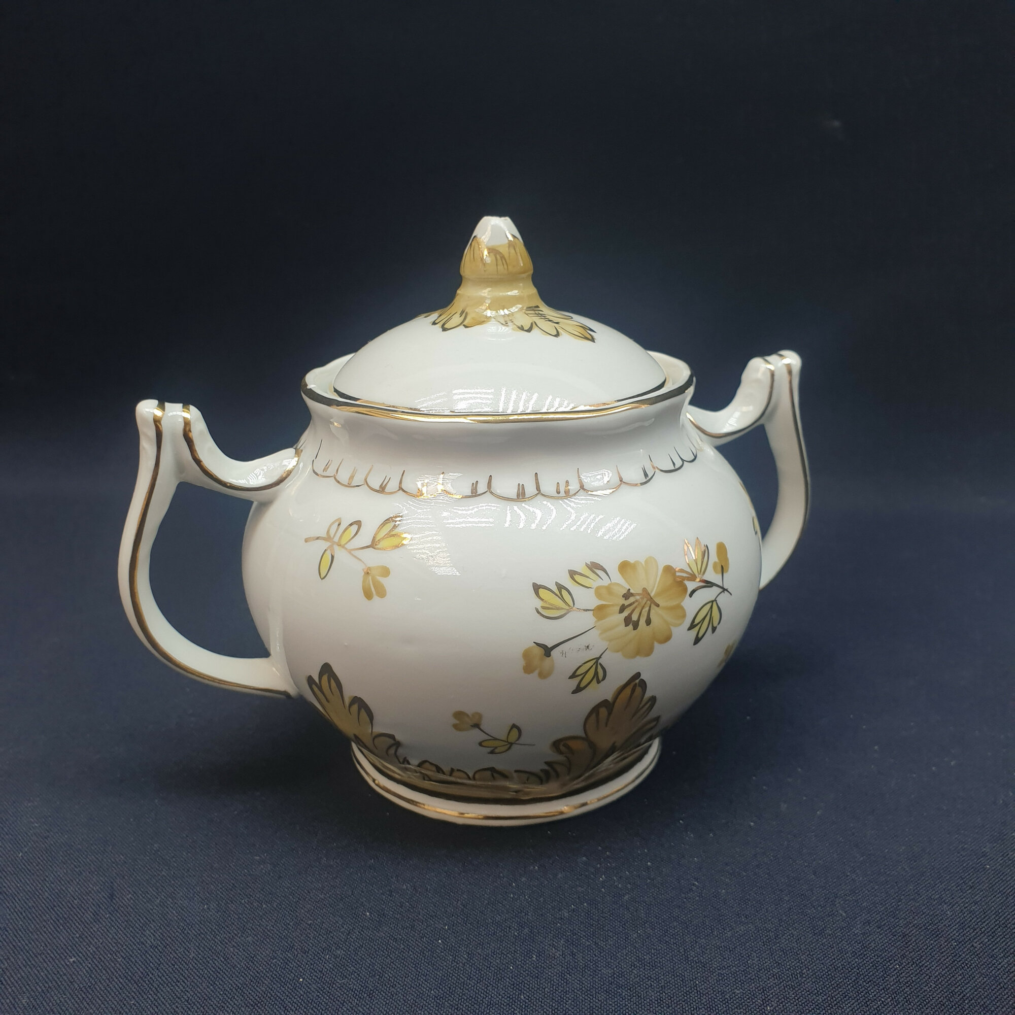 Винтажная сахарница Барбарис Вербилки, фарфор ручная роспись 0.55 л, СССР