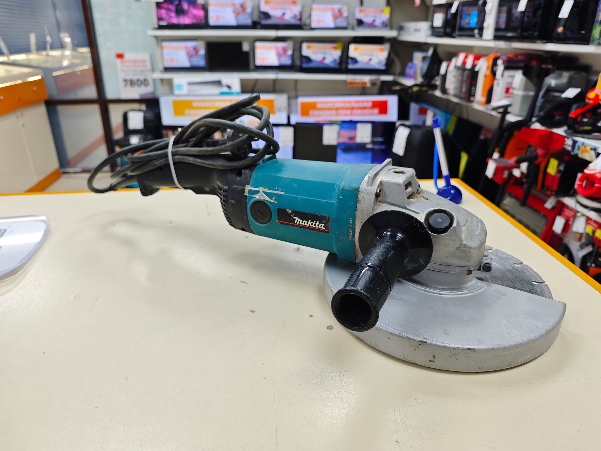 Машина шлифовальная угловая MAKITA 9069, 230мм, 2000Вт, 6000об/мин.