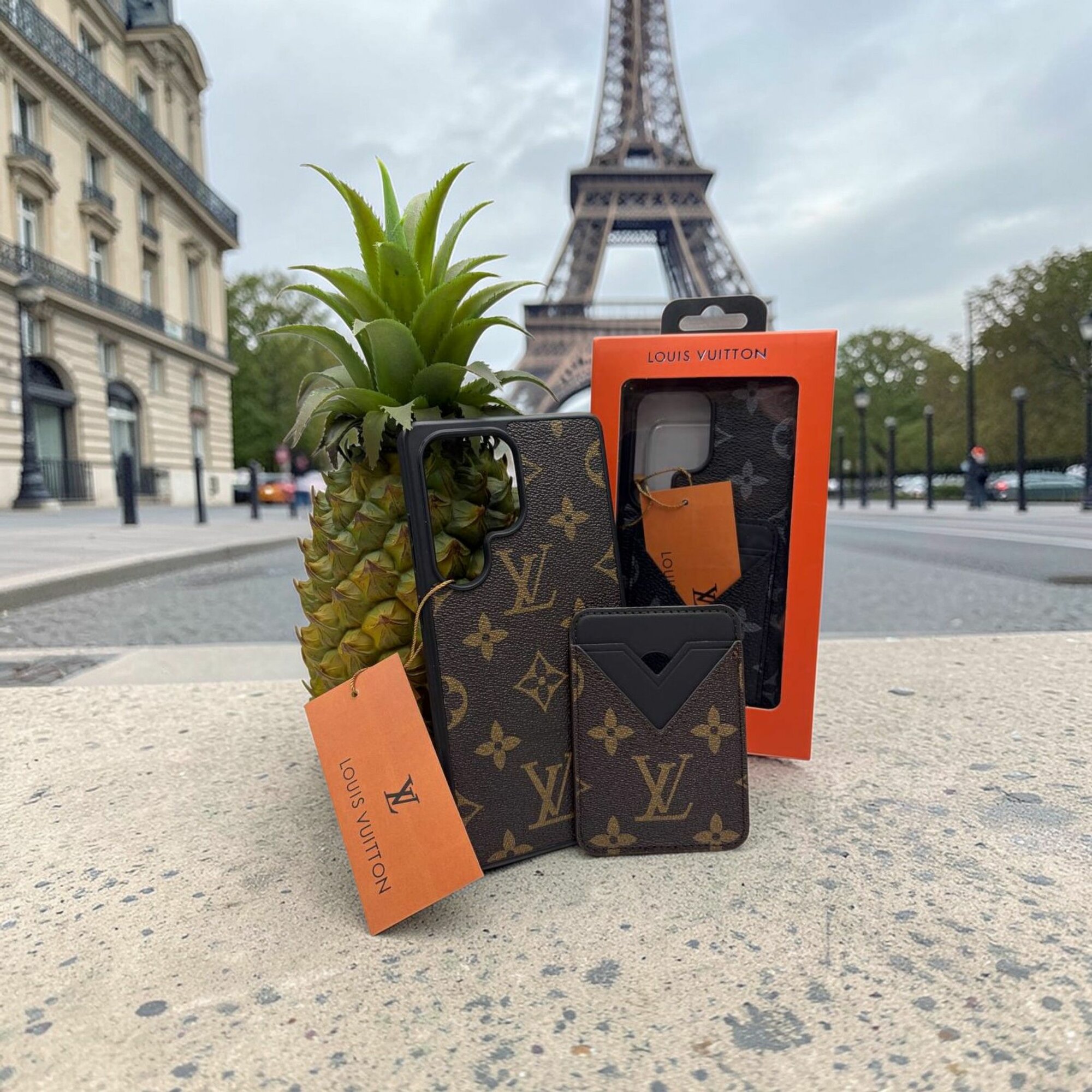 Накладка LOUIS VUITTON С карманом для Samsung S25 Ultra, коричневый