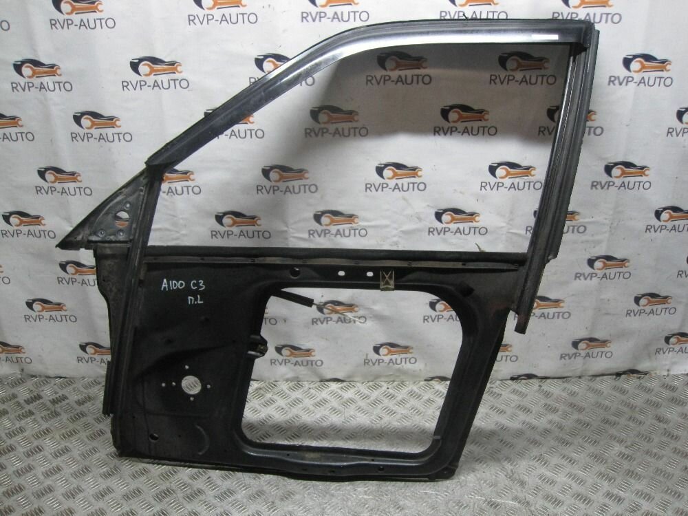 Рамка двери передняя левая Audi 100 C3 1982-1991