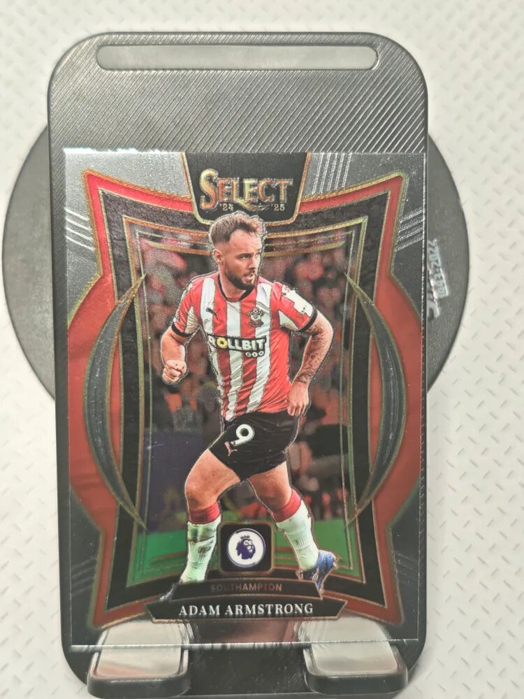 Коллекционные футбольные карточки PANINI SELECT