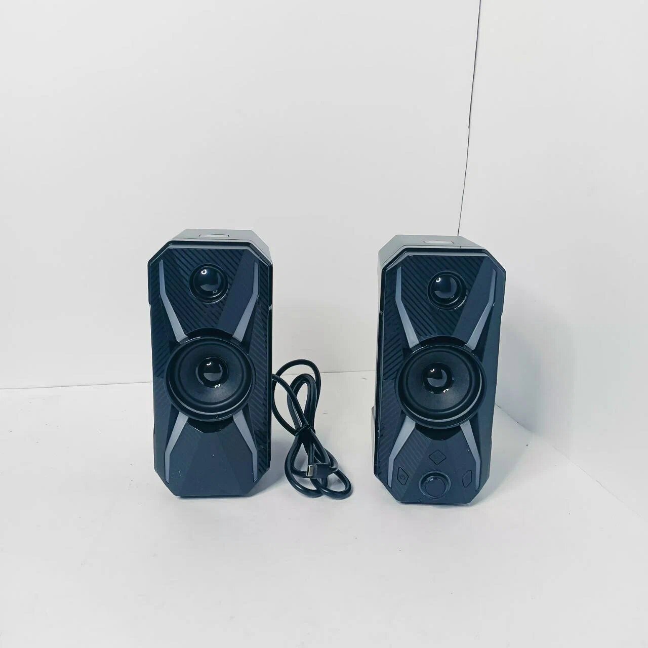 Колонки Defender 65105 акустическая 2.0 система Solar 5 20Вт BT/Light/EQ/TRRS 230В Товар уцененный