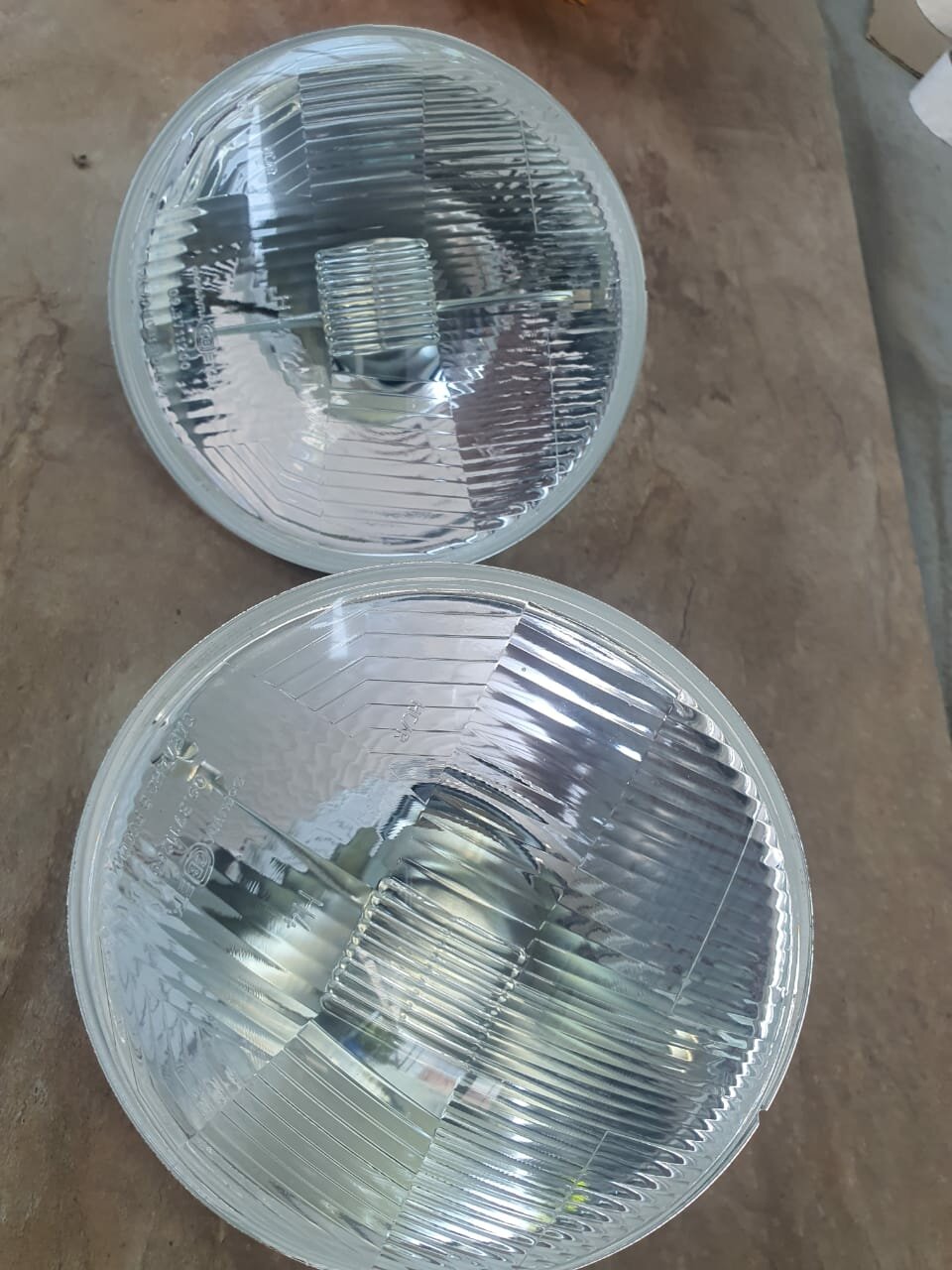 Стекла Средних Фар Ваз Нива 2121 213 214 2131 Уаз Пара 2 штуки.