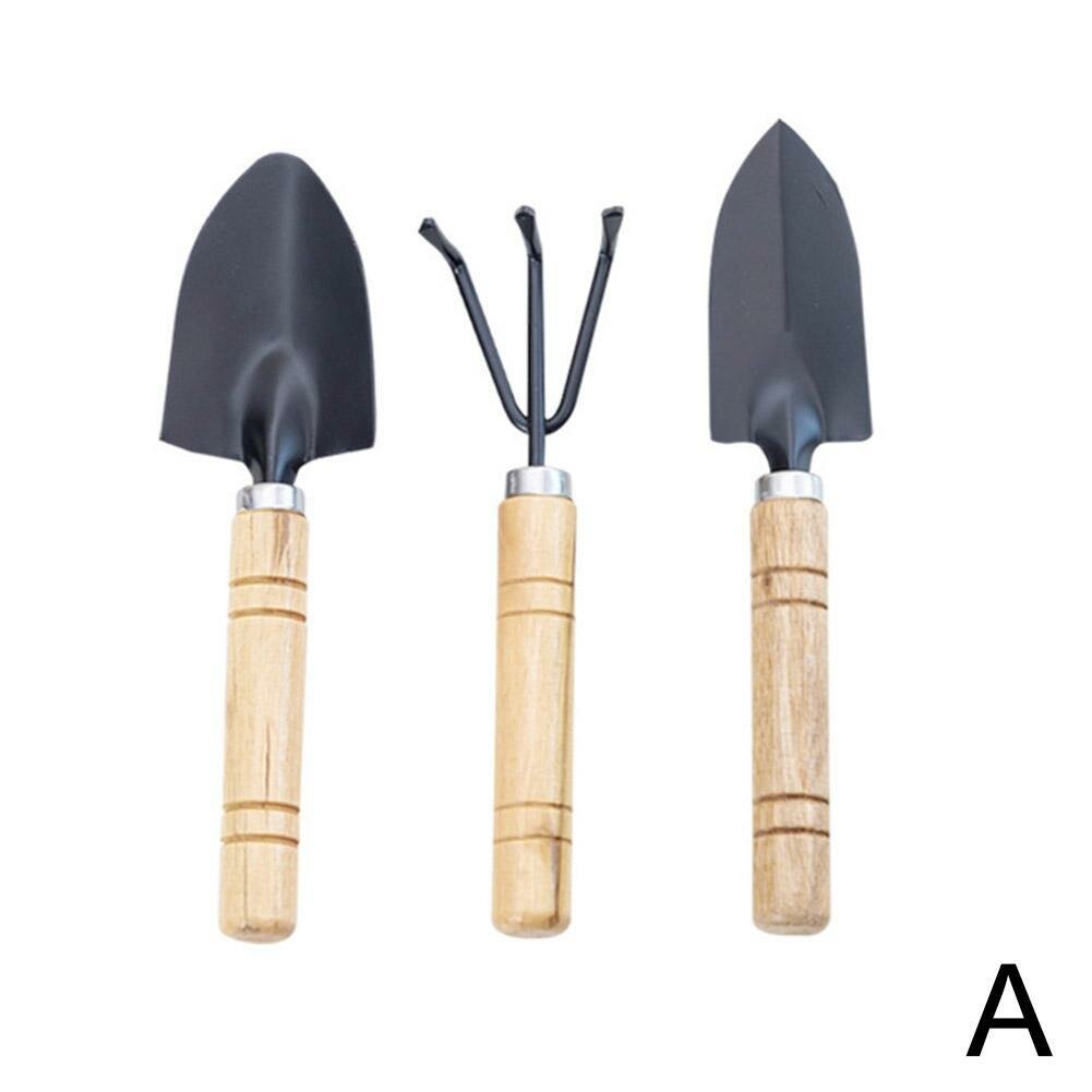 Лопата для рыхления почвы в саду