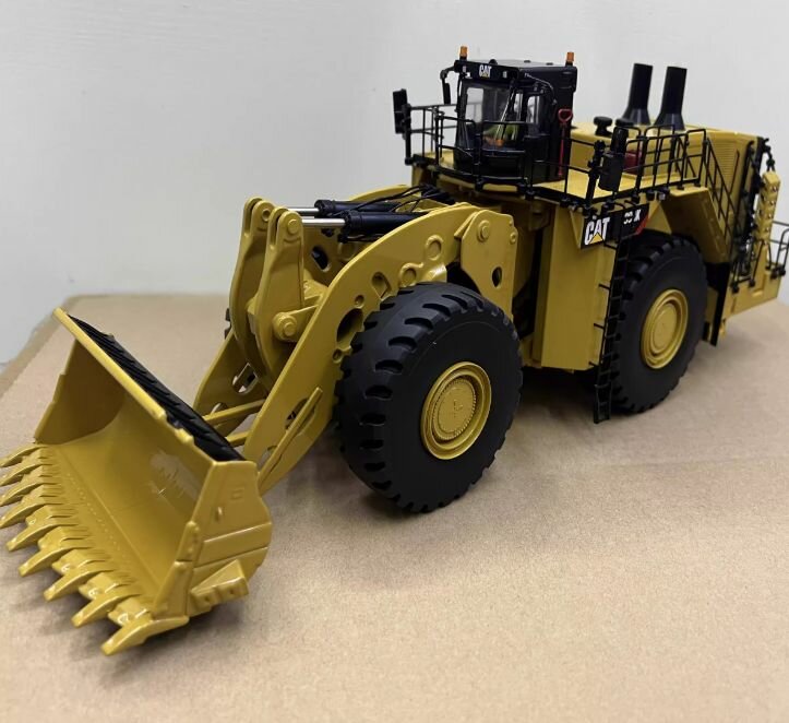 DM85505C 1:50 CAT Caterpillar 994K Большой колесный погрузчик, металлическая модель, коллекционная