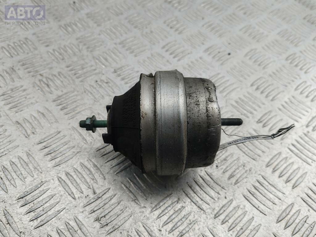 Подушка крепления двигателя Volkswagen Passat B5