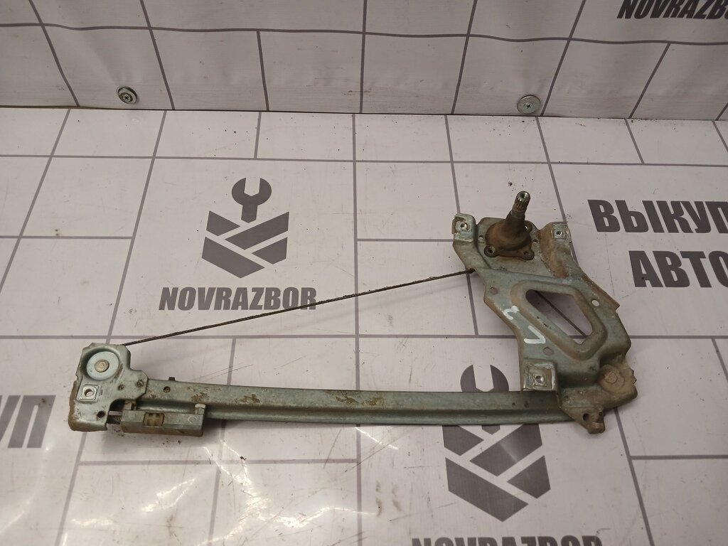 Стеклоподъемник механ. задний левый Audi 80 90 B3 86-91