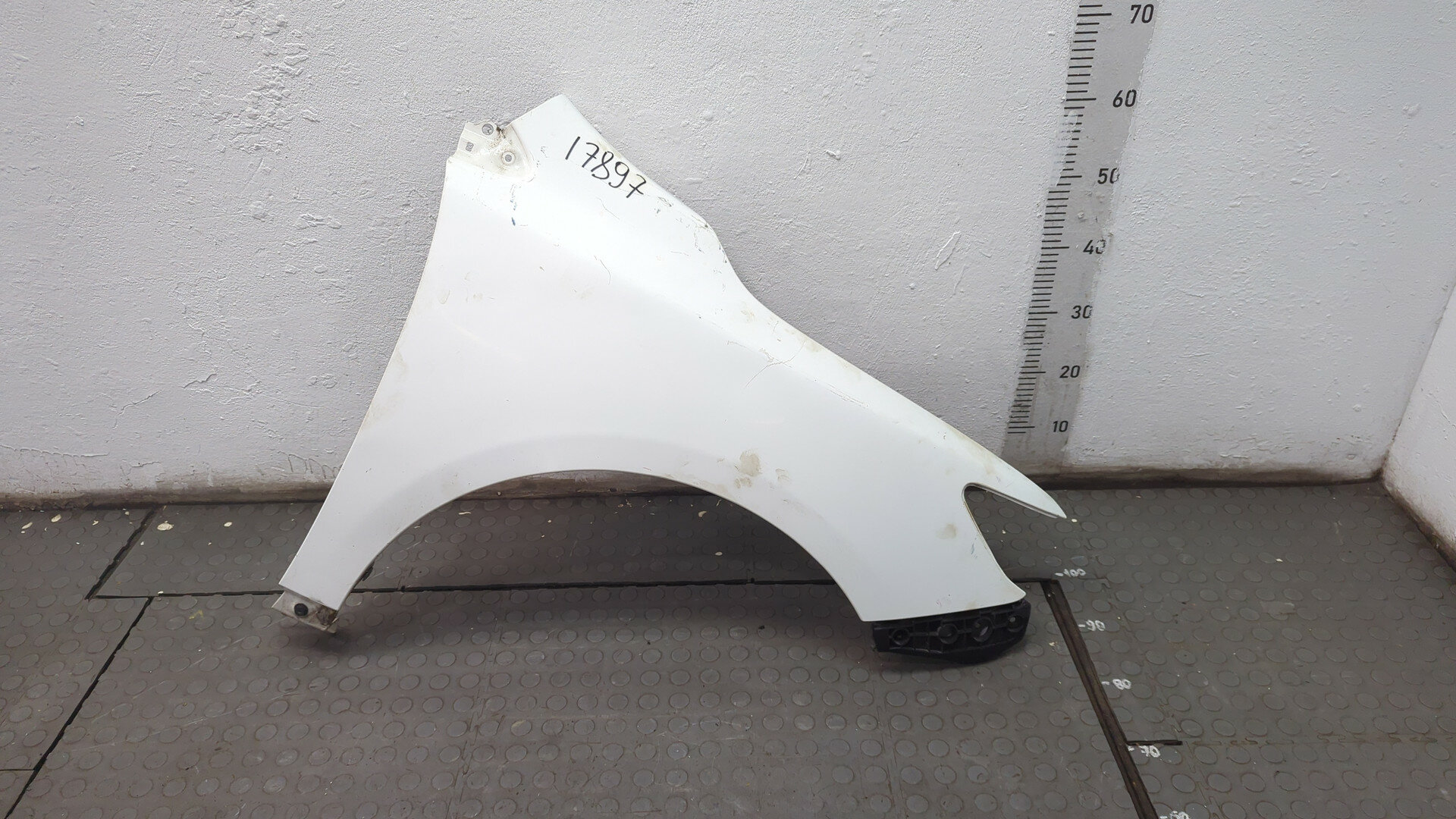 Крыло правое переднее Toyota Corolla E15 Б/У
