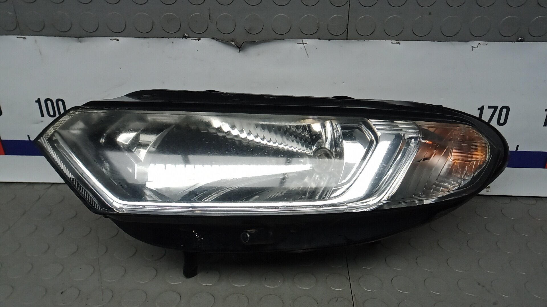 Фара левая FORD ECOSPORT