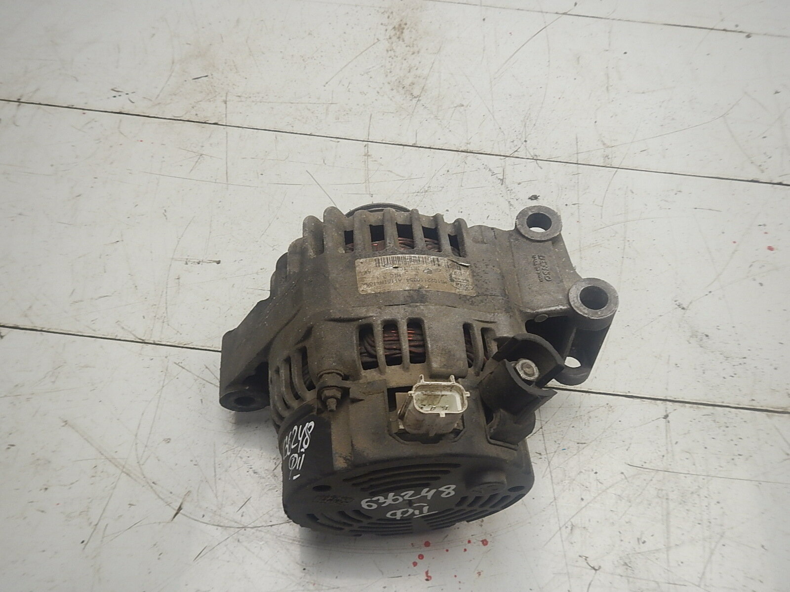 Б/У Генератор, Ford (Форд)-FOCUS 2 (05-08) FORD FOCUS 2 (05-08) HXDB Отколот небольшой кусок корпуса. 636248 FORD арт. 15...