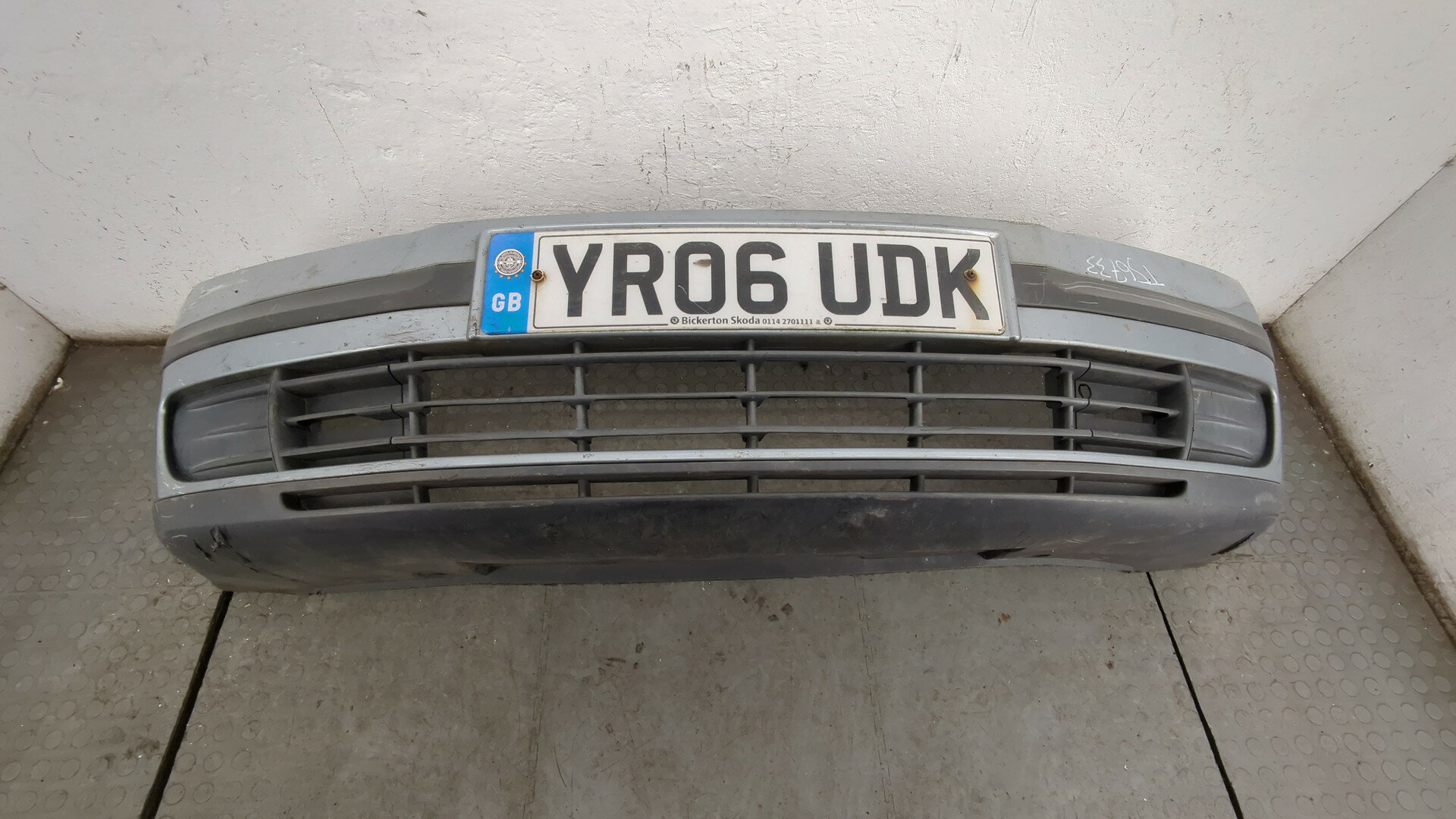Бампер передний Skoda Octavia (A5) Б/У