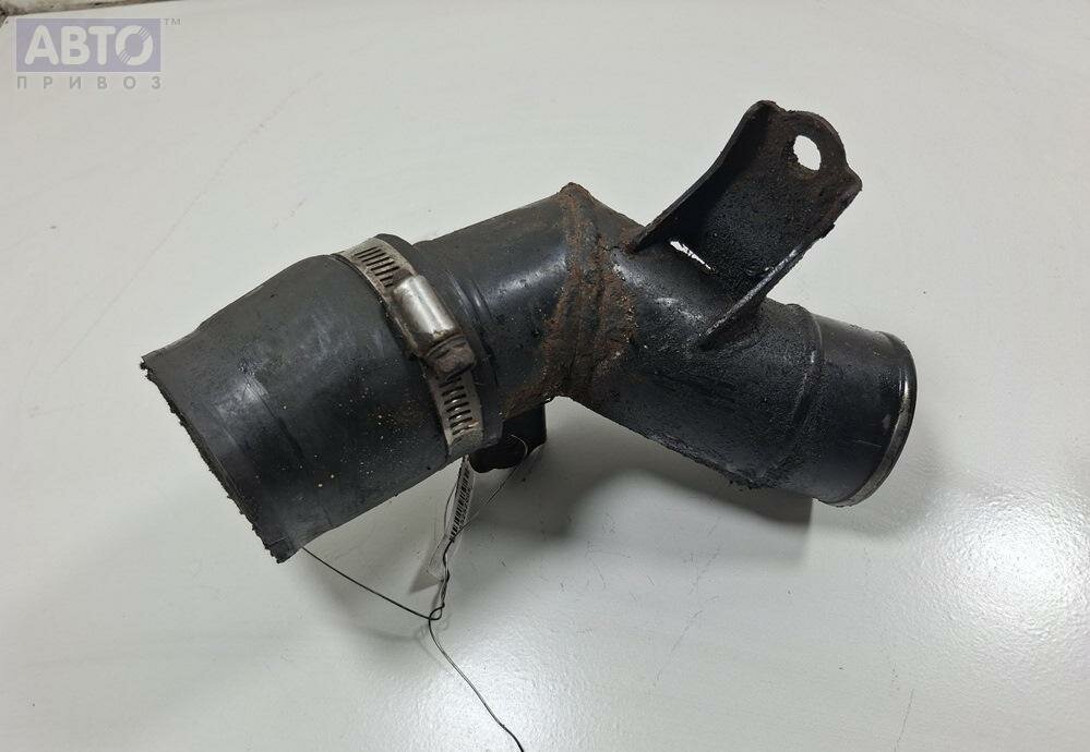 Патрубок интеркулера Toyota Avensis (2003-2008)