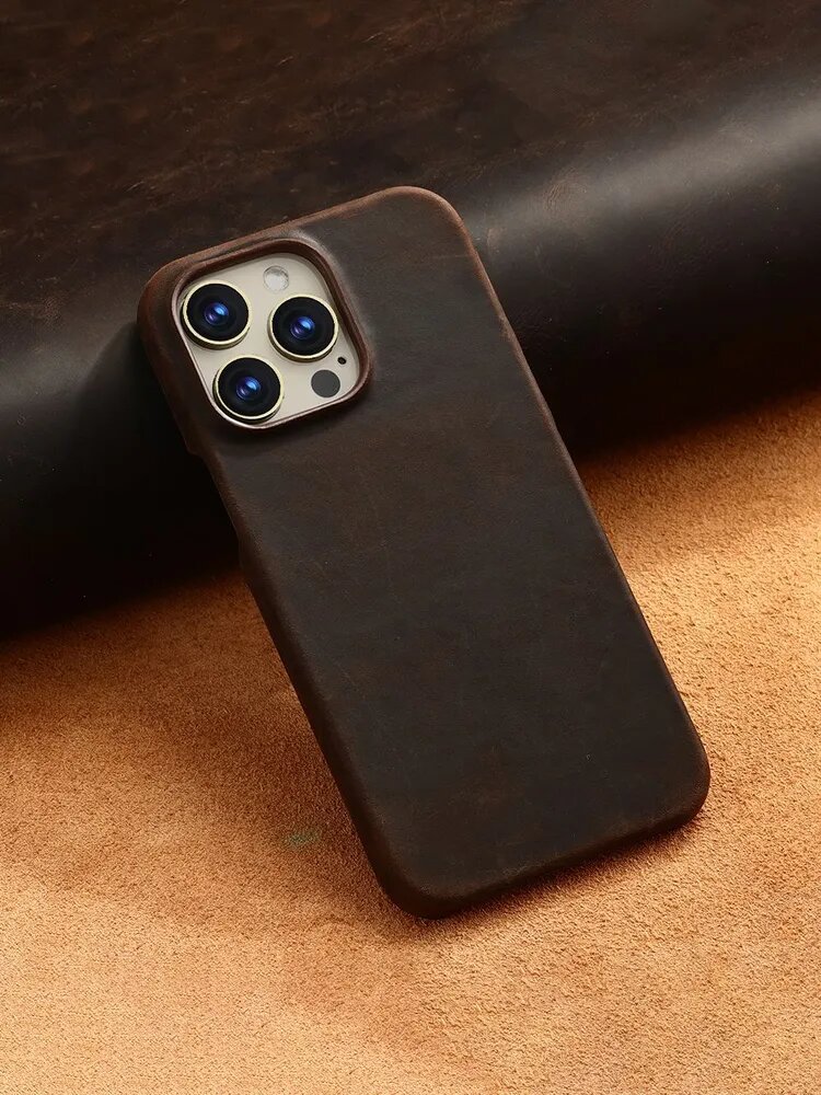 Чехол для Apple iPhone 16 Pro Max (Эпл Айфон 16 Про Макс) кожаный, противоударный, ретро, коричневый