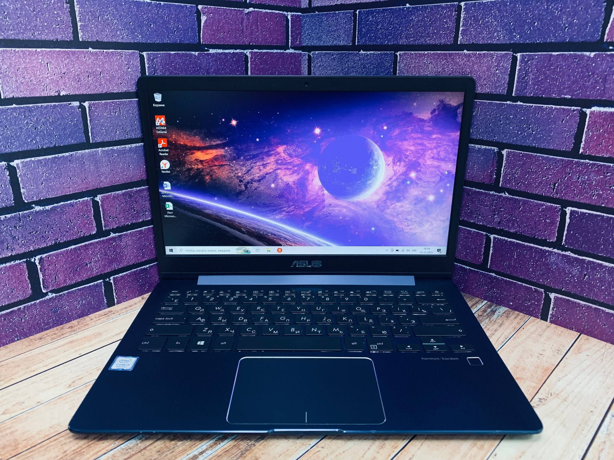 Ультрабук Asus UX331U 13.3"/1920x1080 Full HD/IPS/Intel Core i3-8130u/SSD 128Gb/4Gb/Intel HD Graphics 620/Windows 10