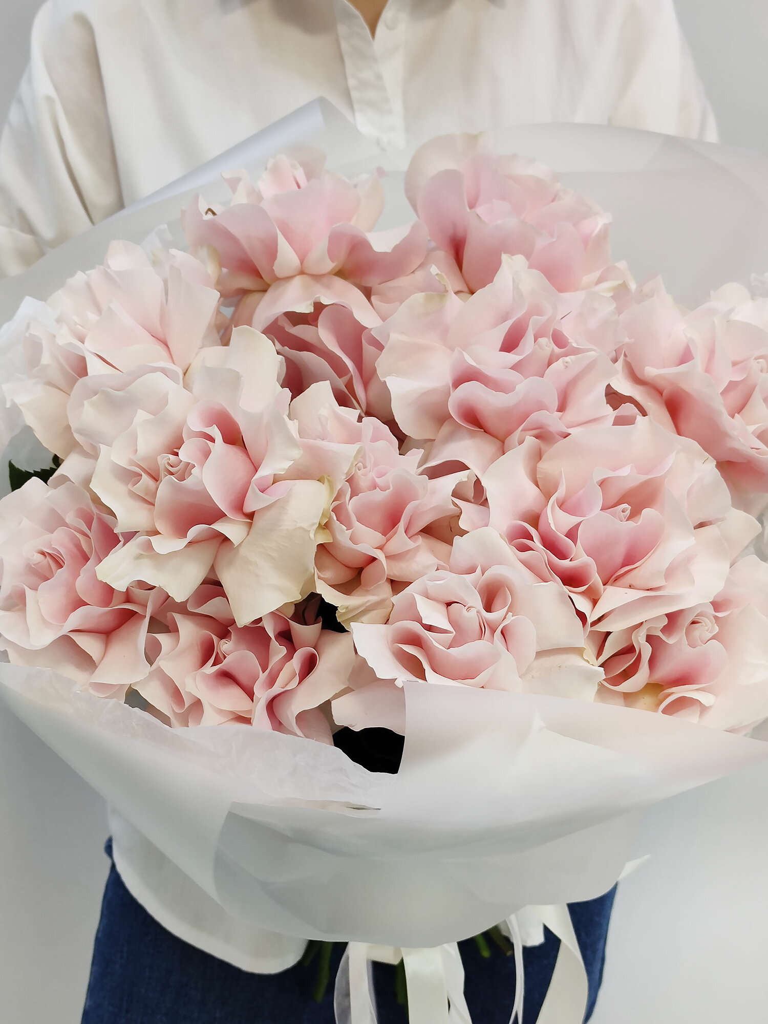 Букет французских роз "Розовый Поцелуй", французские розы, на стеблях, упаковка, 15 штук