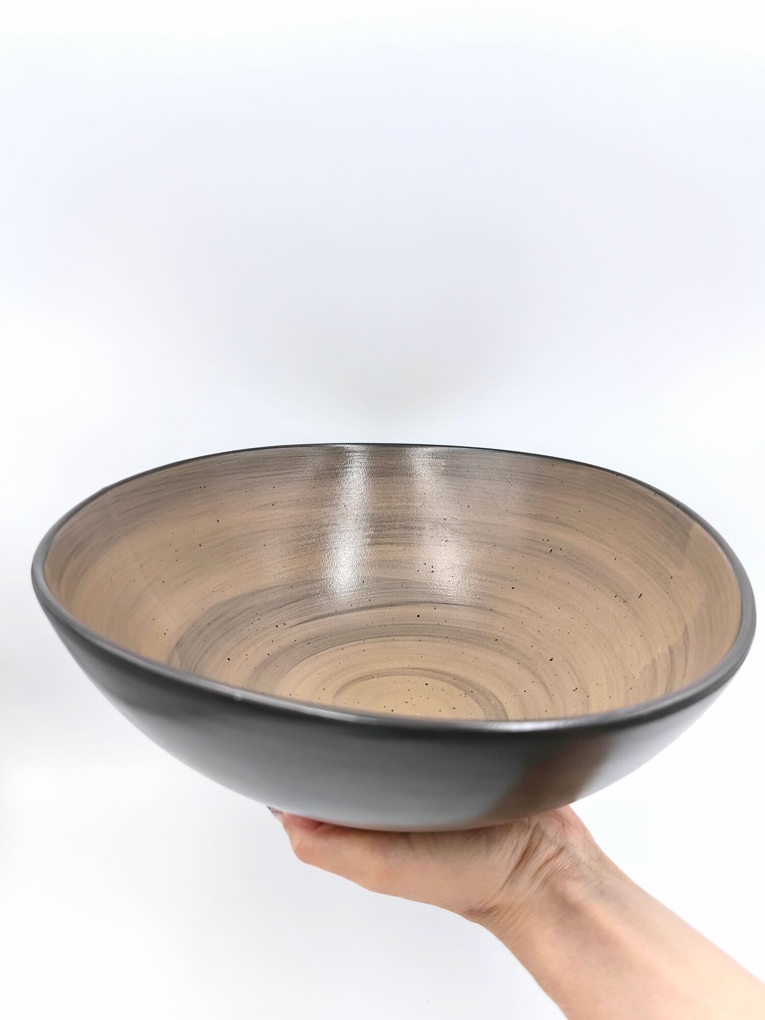 Тарелка-фигурная большая из набора глубокая "MG Деревня " Япония керамика, размер 28*26*9.8 см.