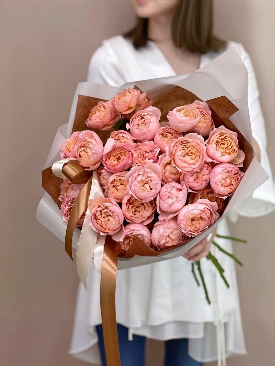 Кустовые пионовидные розы Джульетта