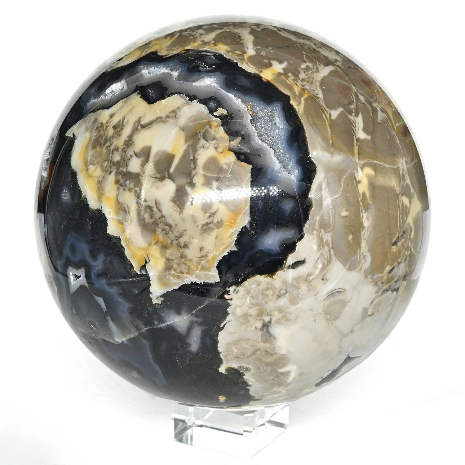 Шар агатовый с жеодами, диаметр 153мм, 5778г .