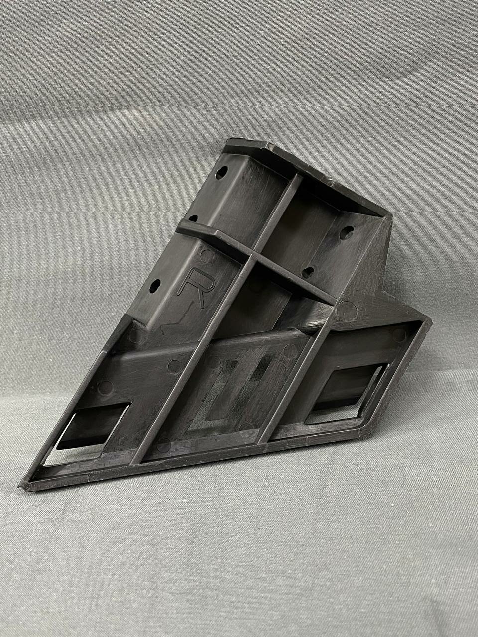 Кронштейн фары Mitsubishi LWMB42037R