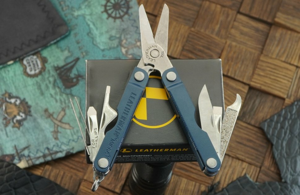 Наключный мультитул Leatherman Micra Navy