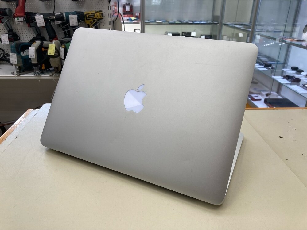 Ноутбук Apple MacBook Air 13 дюймов (2015) A1466 Б/У