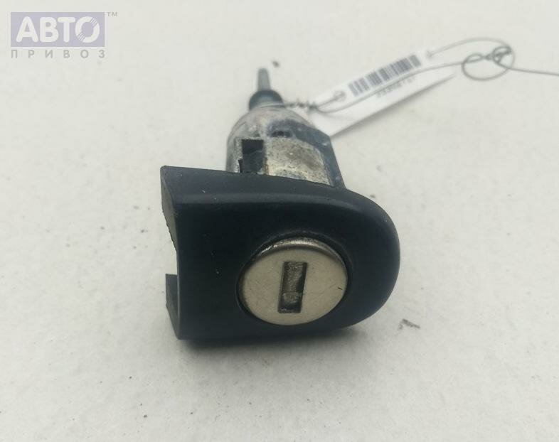 Личинка замка Volkswagen Golf-4