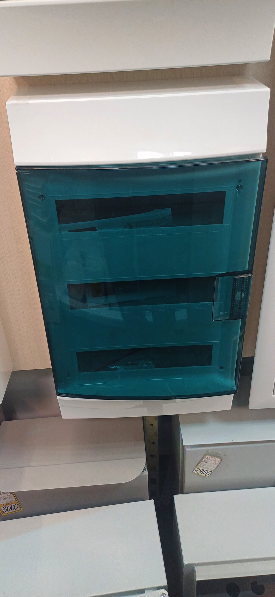 Бокс настенный ABB Mistral41 36М (3x12) зеленая дверь с клеммным блоком 1SPE007717F0621