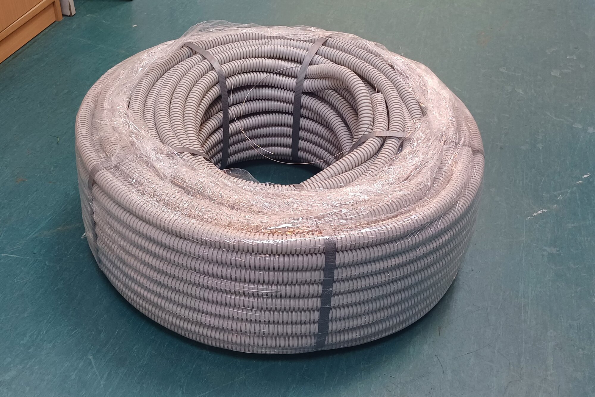 Труба гофрированная ПВХ электропласт с зондом 16 мм Серая 100 м