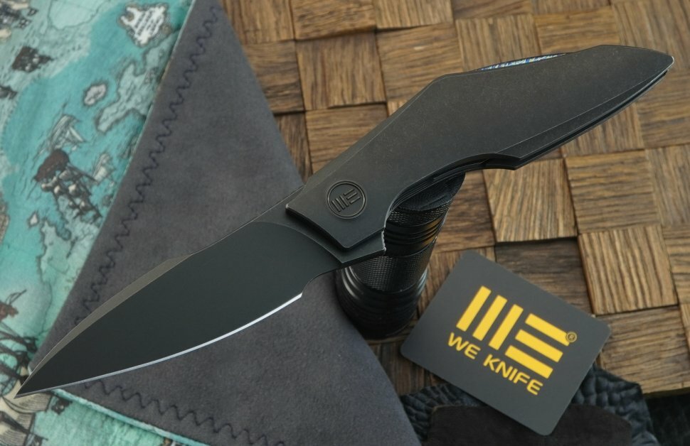 Складной нож We Knife Krait Snake, сталь M390, BW, рукоять черный титан