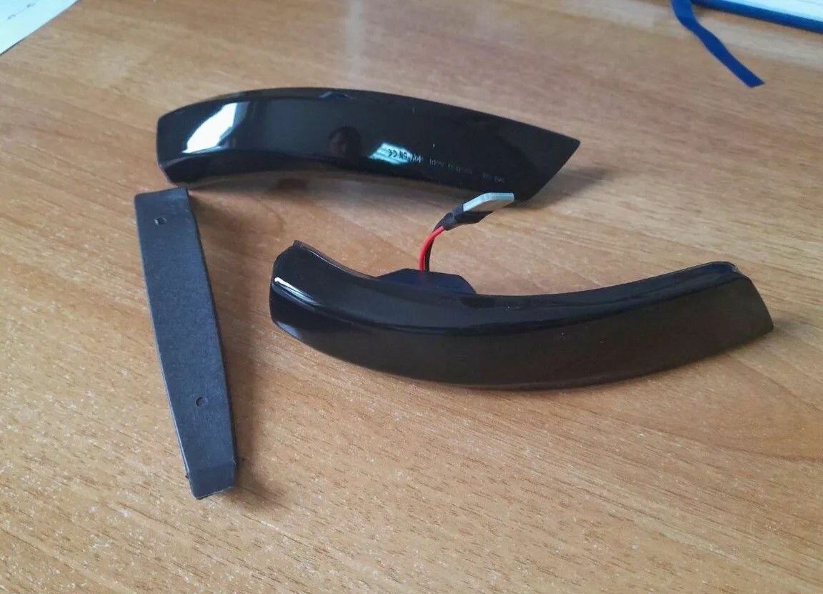 Поворотники динамические в зеркала заднего вида чёрные диодные LED на Форд Фокус 2 рестайлинг, Фокус 3, Мондео 4