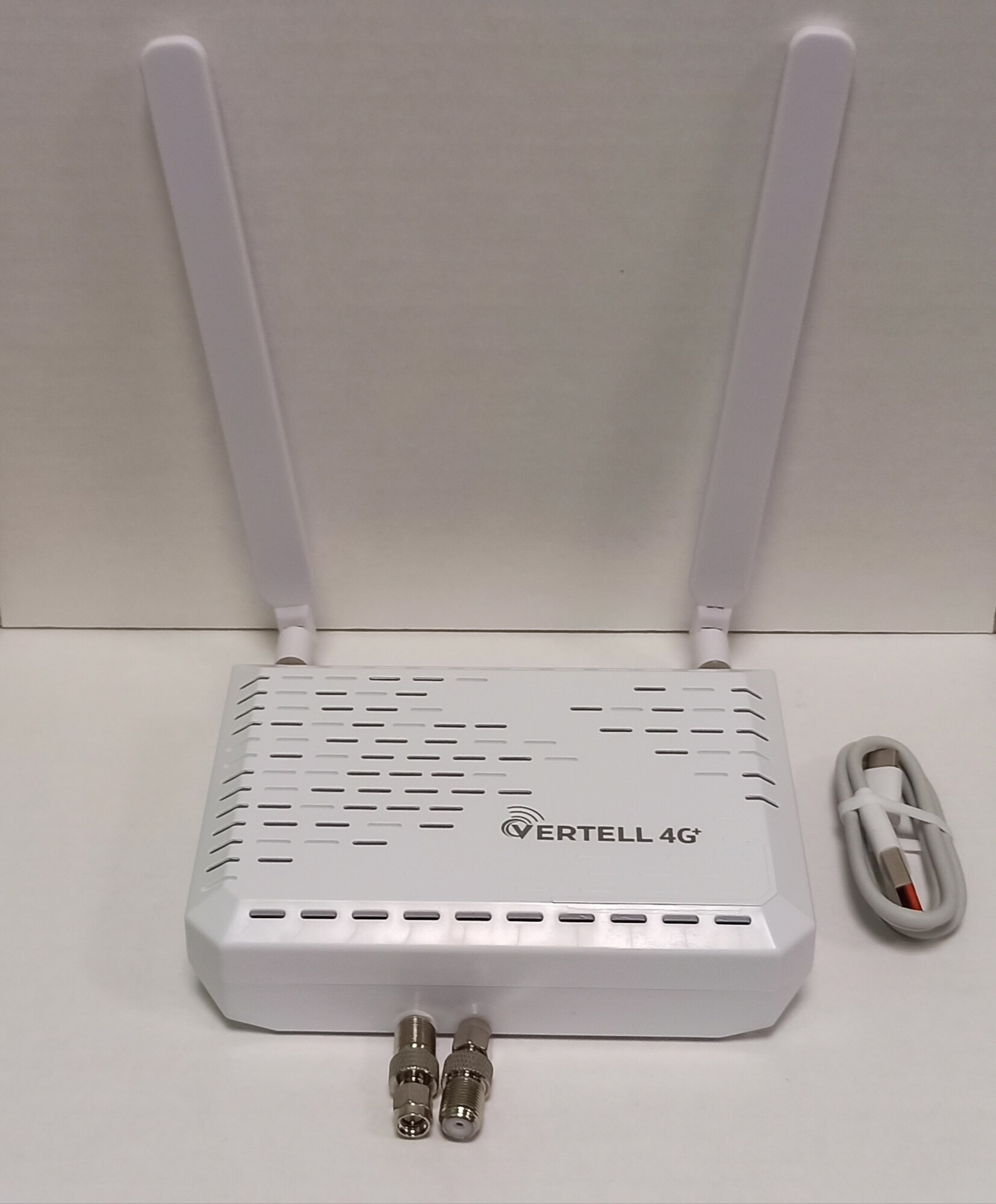 Модем Fibocom L850-GL с агрегацией Cat.9 до 450 Мбит/с, в корпусе Vertell, с переходниками SMA/F и домашними антеннами