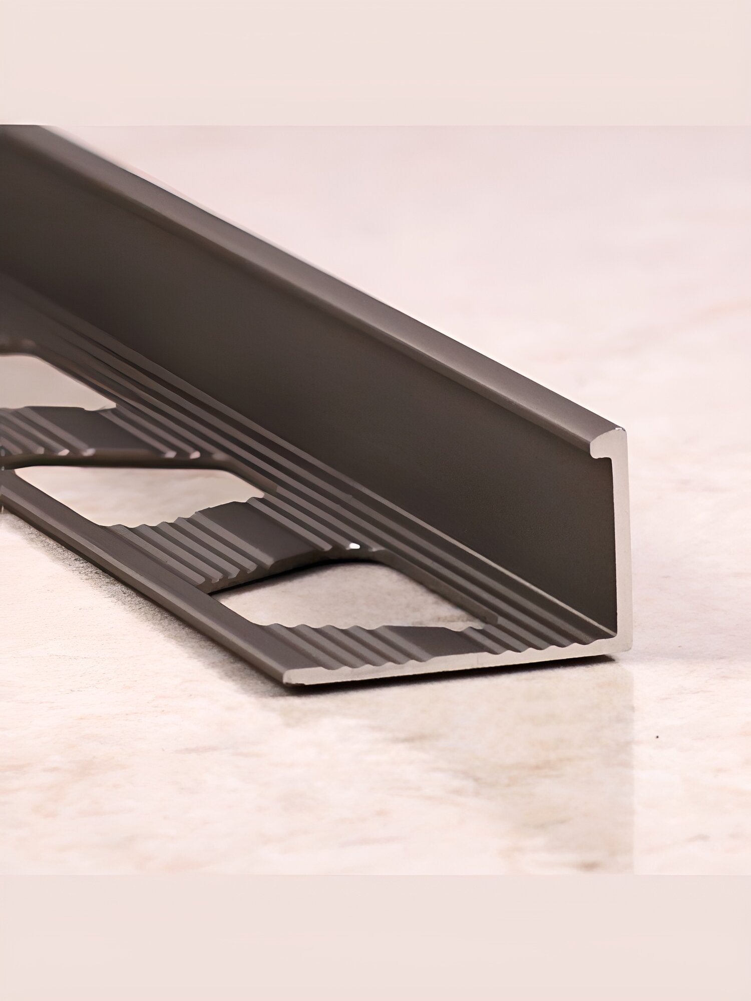 Профиль для плитки L-образный Алюминиевый, наружный 2700мм