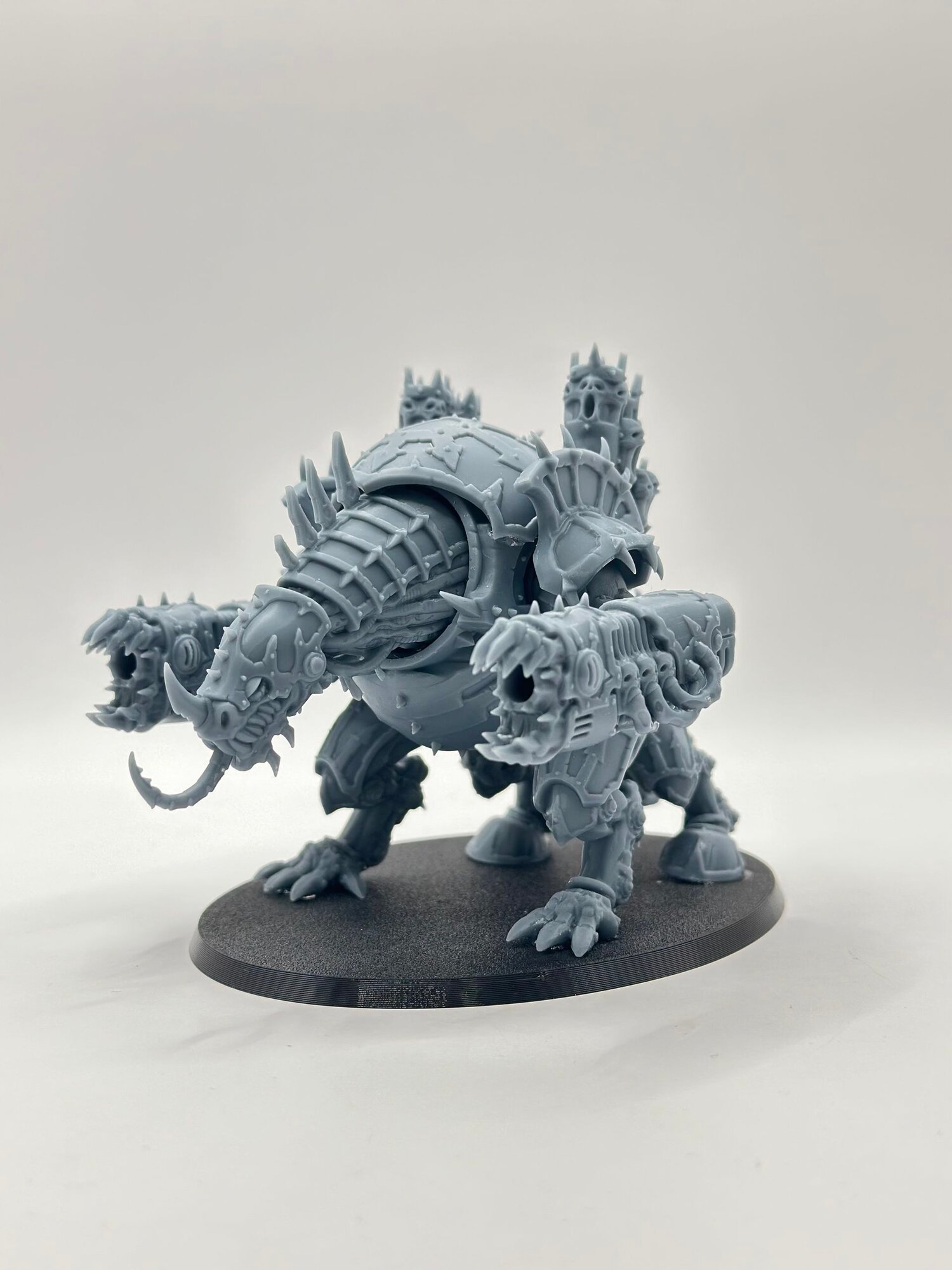 Миниатюра "Chaos Space Marines: Forgefiend", Warhammer 40k