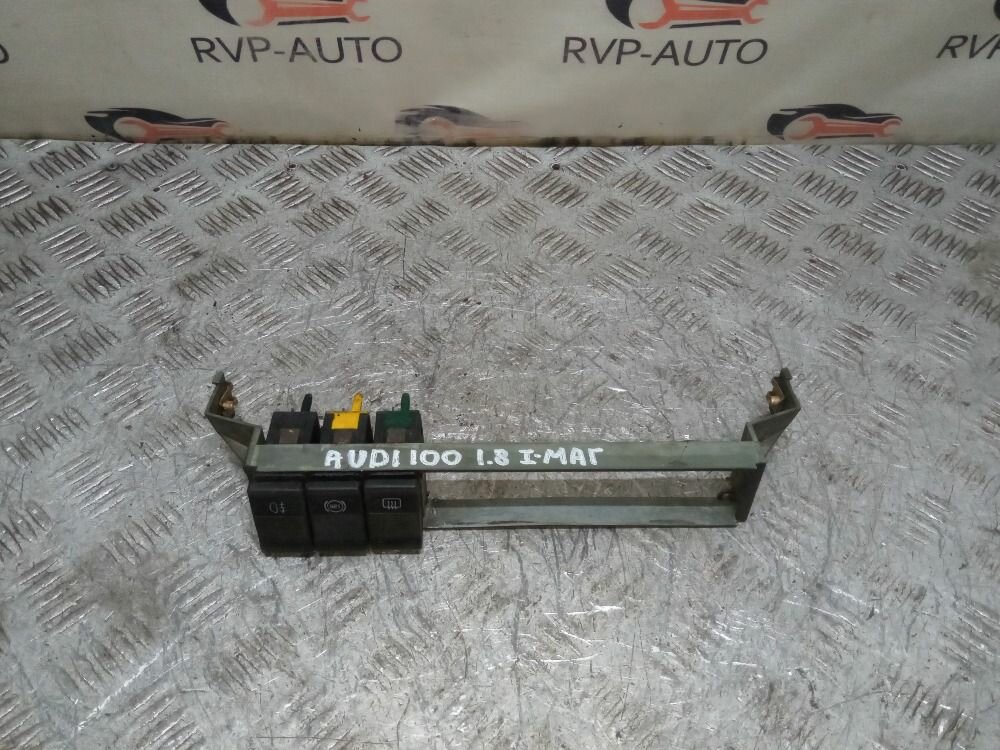 Блок кнопок Audi 100 C3 1983-91 Audi