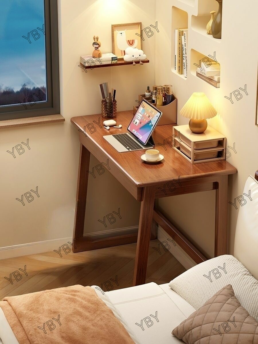 Домашний рабочий стол студента из массива дерева