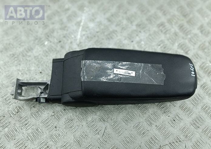 Подлокотник Audi A4 B6 (2001-2004)
