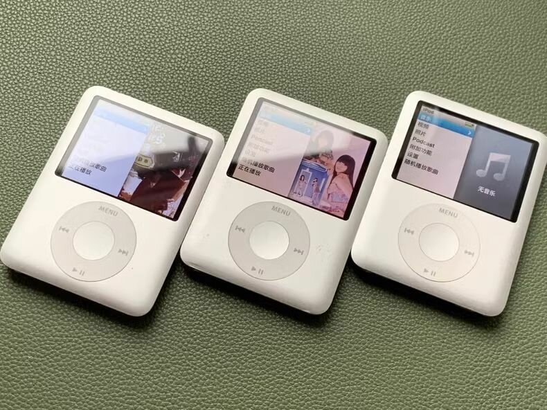 MP3 iPod nano 3-го поколения Оригинал Новые батарейки Все функции работают исправно Воспоминания о юности